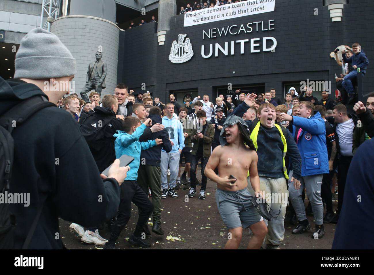 St james park takeover celebrations hi-res stock photography and images ...