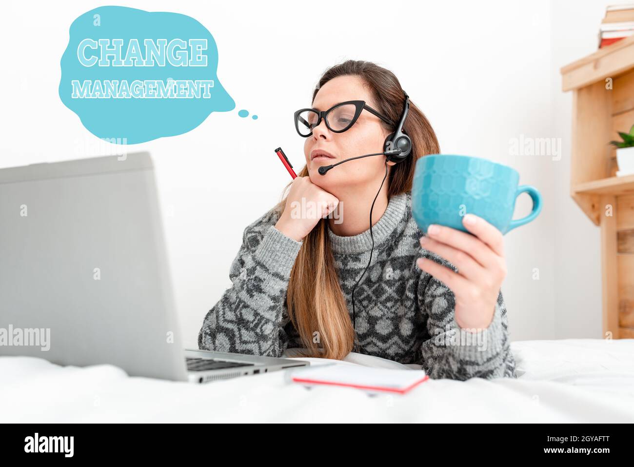 Writing displaying text Change Management, Business concept development ... Writing displaying text Change Management, Business concept development ...