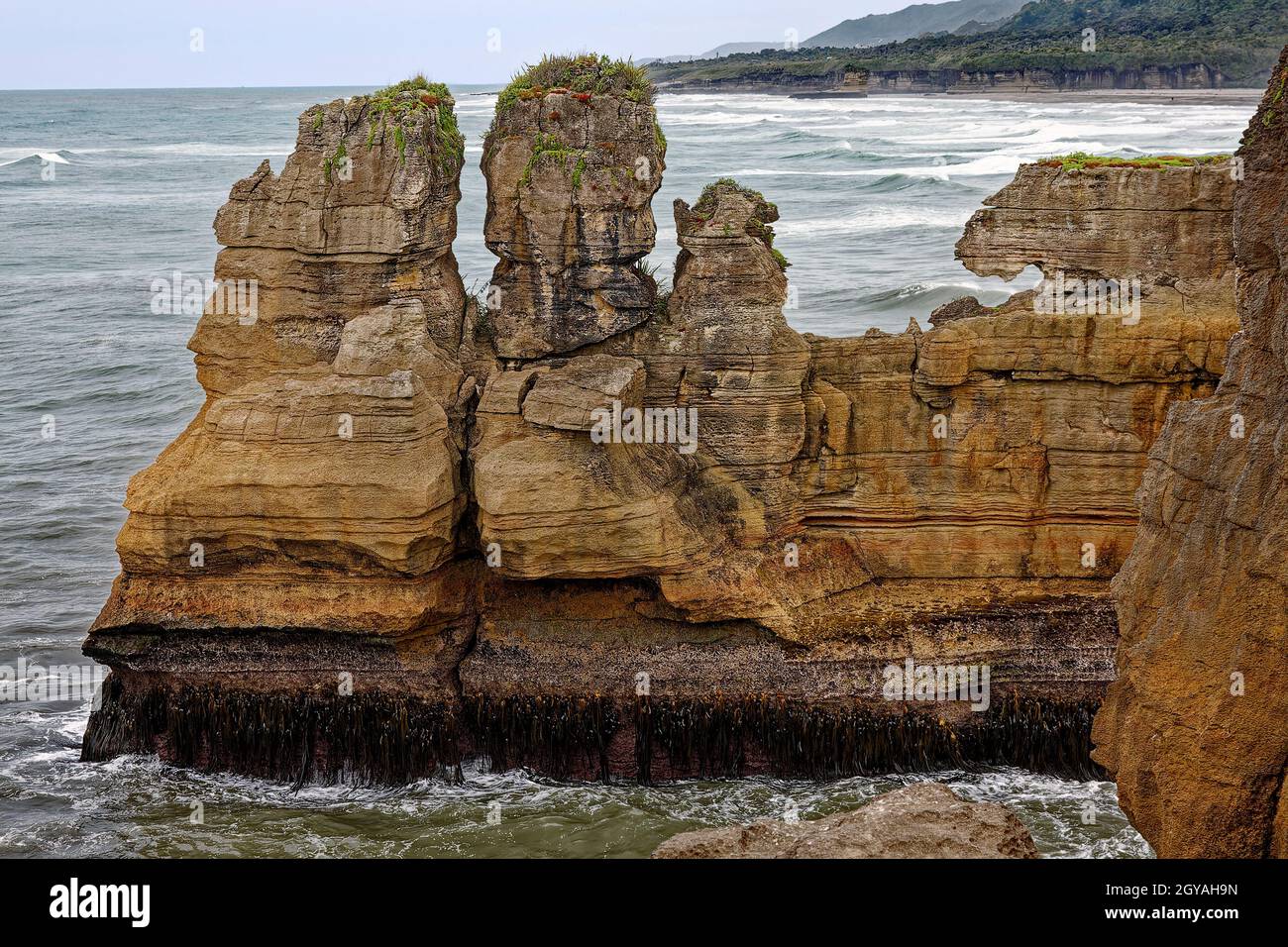 Limestone layers separated by siltstone layers hi-res stock photography ...