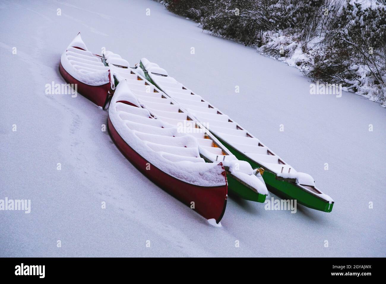 Covered boats hi-res stock photography and images - Alamy