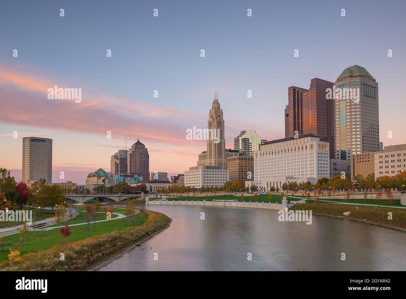 View of downtown Columbus Ohio Skyline at twilight Stock Photo - Alamy