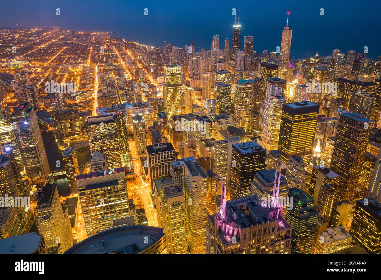 Downtown chicago night twilight above hi-res stock photography and ...