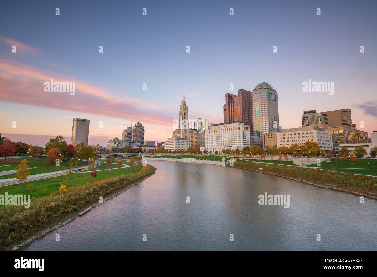 View of downtown Columbus Ohio Skyline at twilight Stock Photo - Alamy