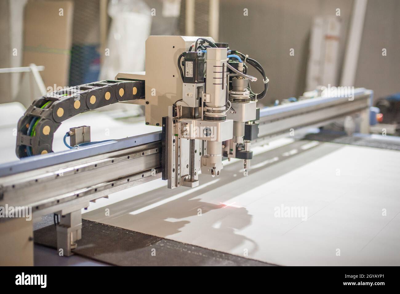 Factory large CNC digital cutter machine for cutting fabric textile ...