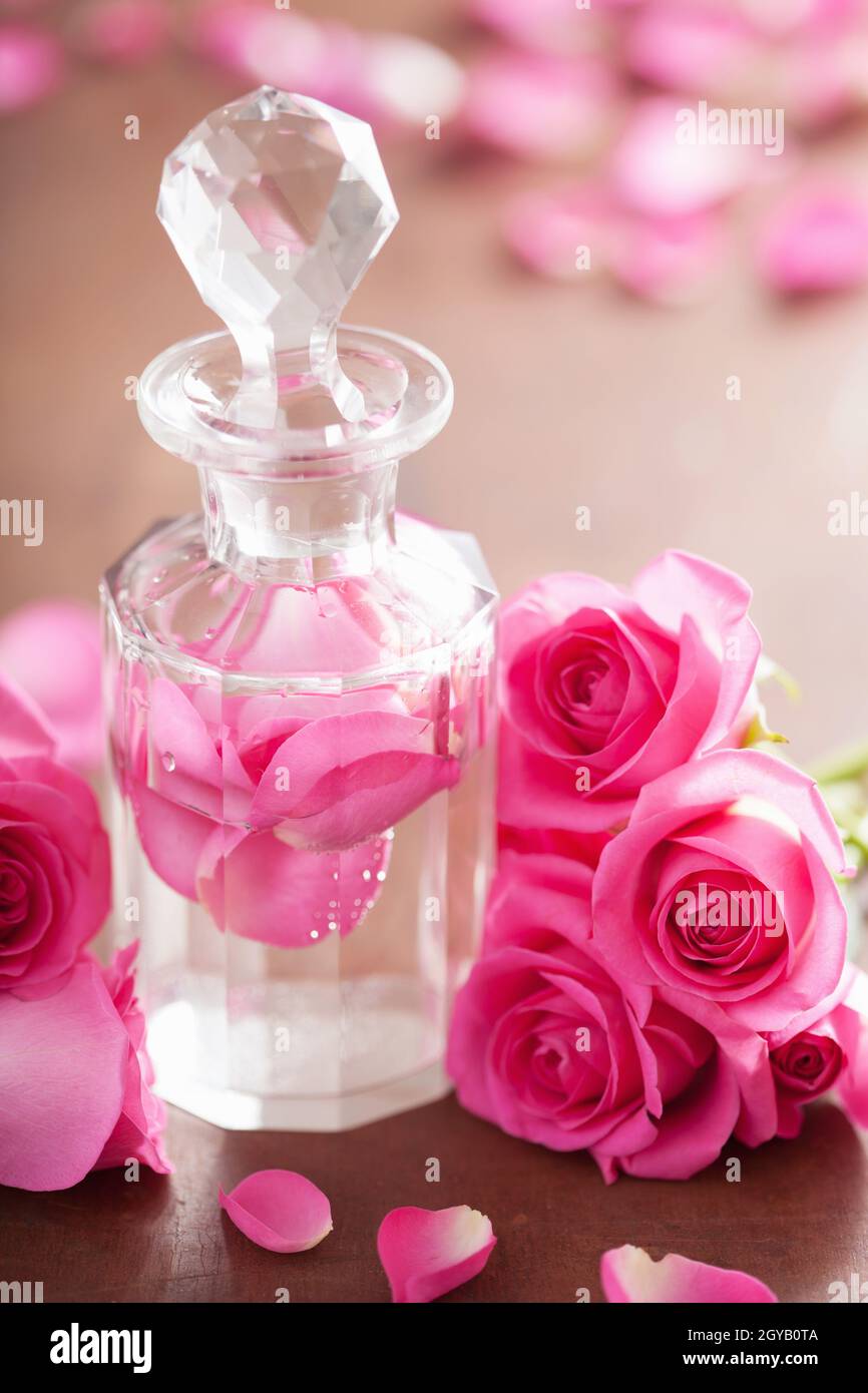 Perfume bottle pink rose flowers hi-res stock photography and images ...