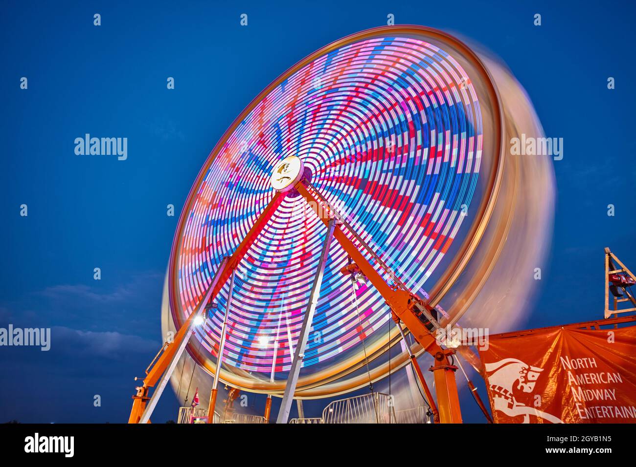 Red light ferris wheel hi-res stock photography and images - Alamy