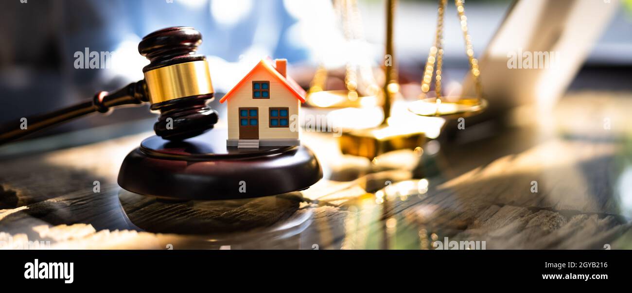 Real estate property auction hi-res stock photography and images - Alamy