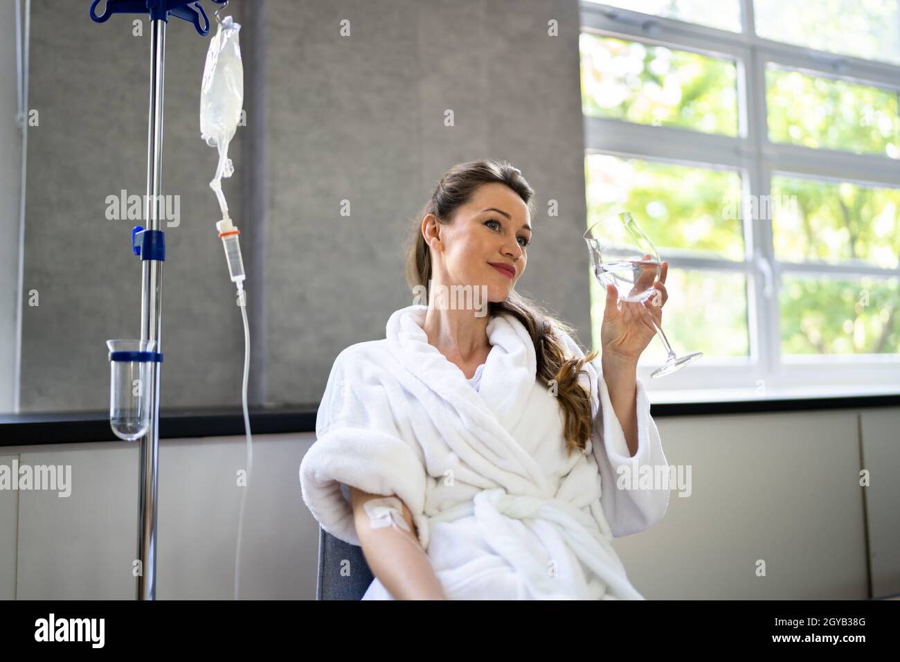 Vitamin Therapy Iv Drip Infusion In Women Blood Stock Photo - Alamy