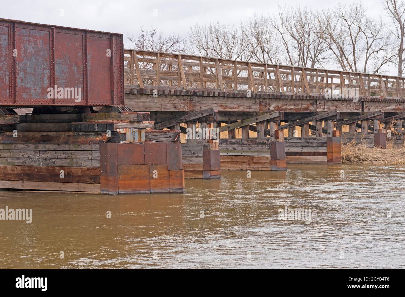 Bridge Structures Designed to Protect the Support Piers Over the Platte ...