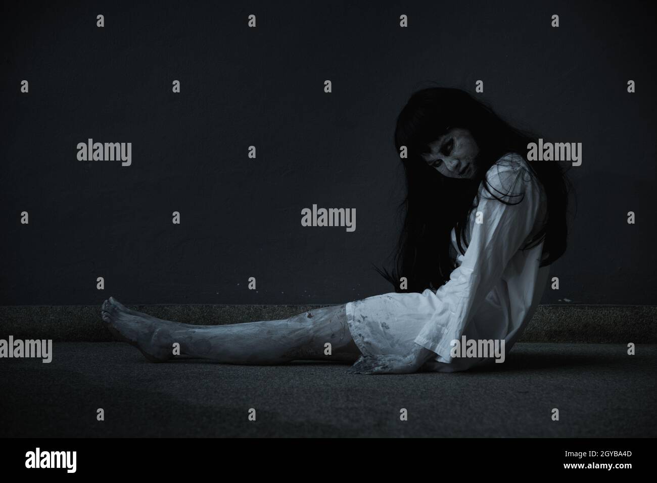 Body rise death woman hi-res stock photography and images - Alamy