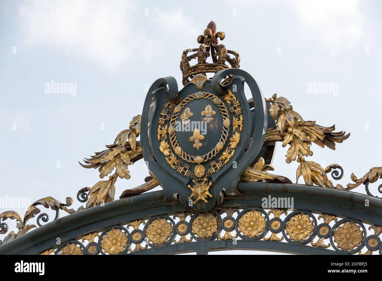 Entrance gate - Les Invalides complex, Paris France Stock Photo - Alamy