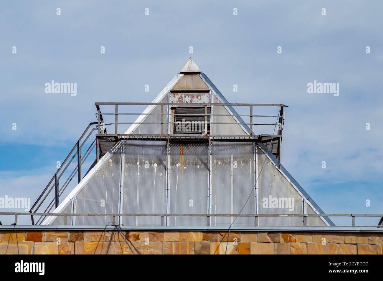 Pyramidal roof hi-res stock photography and images - Alamy