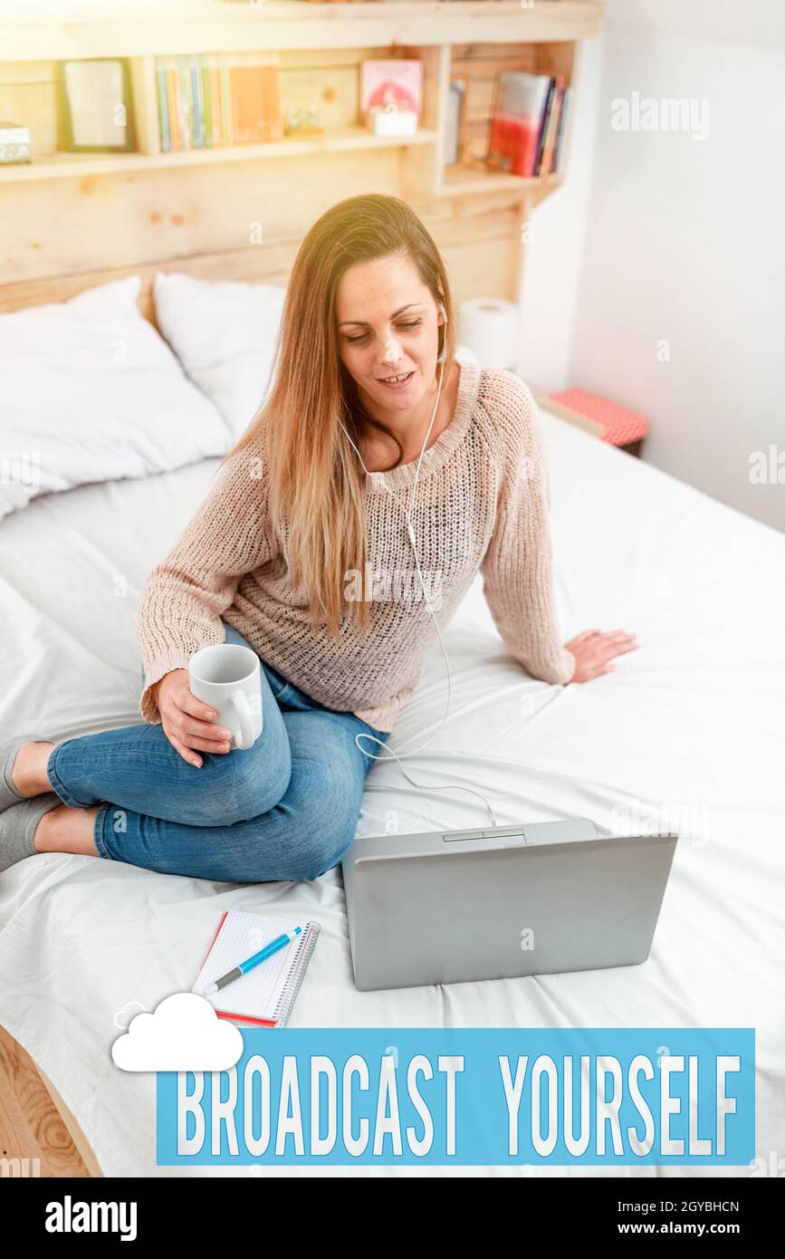 Viewing message hi-res stock photography and images - Alamy