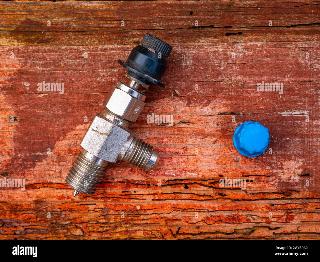 Freon cylinder needle valve for refrigerator repair. Needle valve for ...