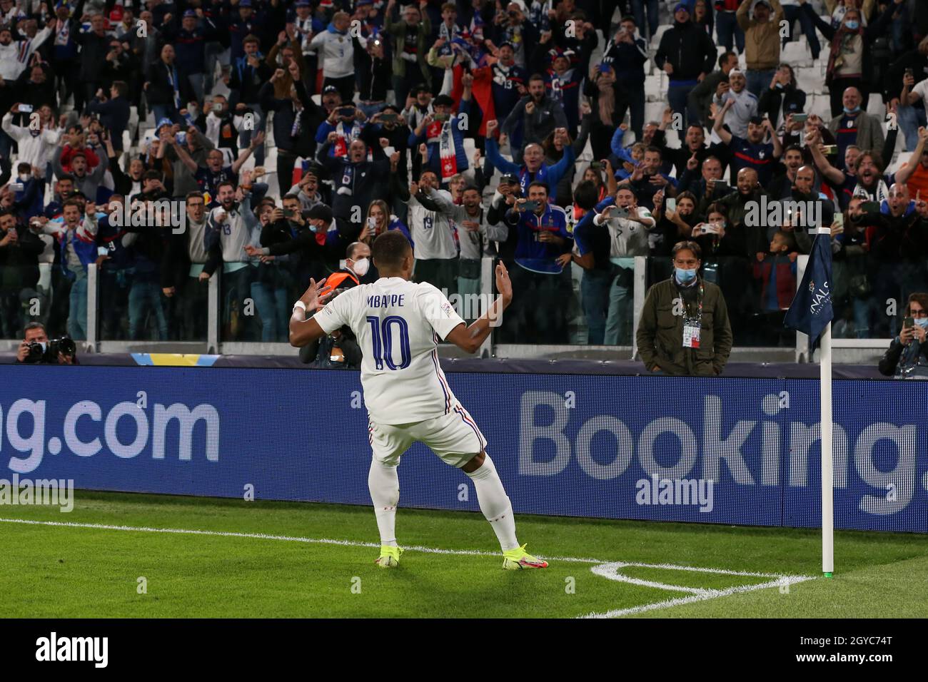France celebrates after the game hi-res stock photography and images ...