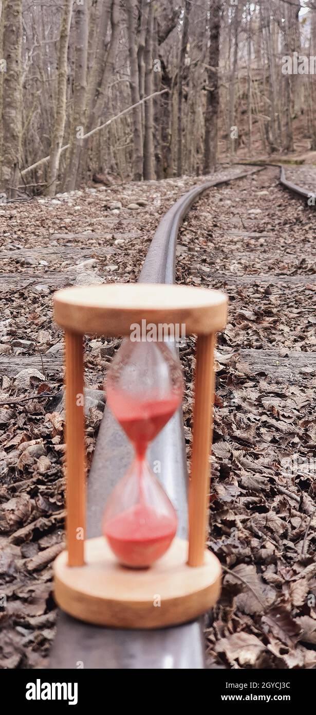 Hourglass park hi-res stock photography and images - Alamy