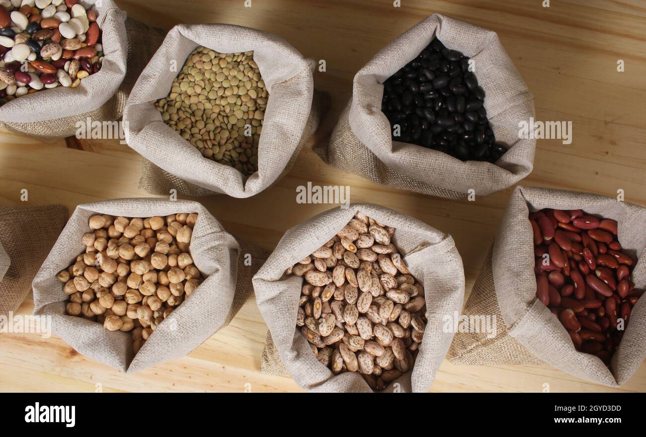 Burlap Bags of Mixed Beans in Market Stock Photo - Alamy