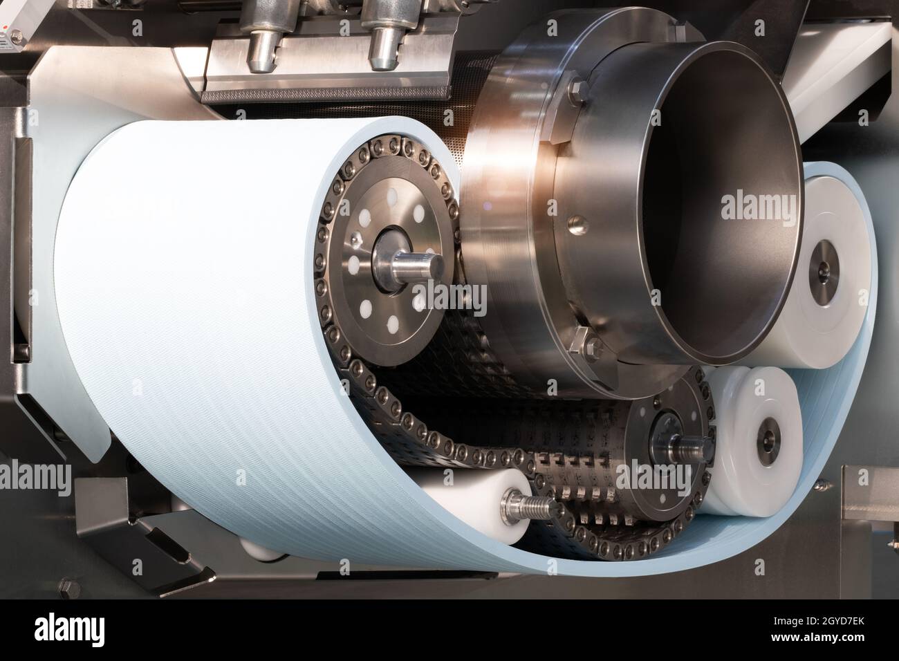 Conveyor chain drive shaft food packaging line Stock Photo - Alamy