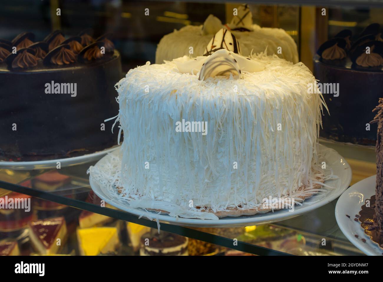 Closeup of a freshly baked cake with decorative white frosting Stock ...