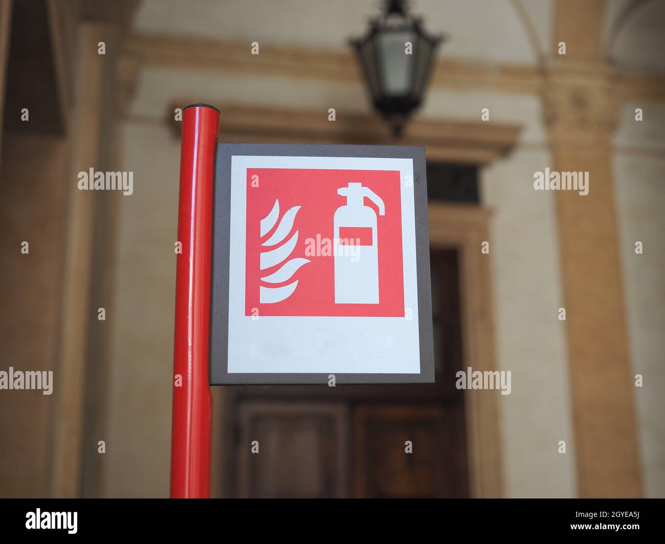 fire extinguisher sign (active protection device used to extinguish ...