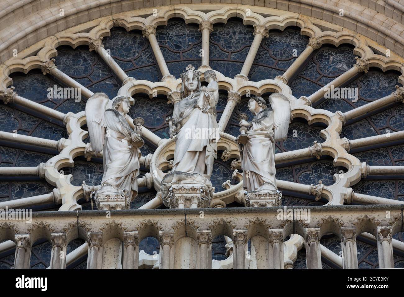The West Rose Window of Notre Dame de Paris Stock Photo - Alamy