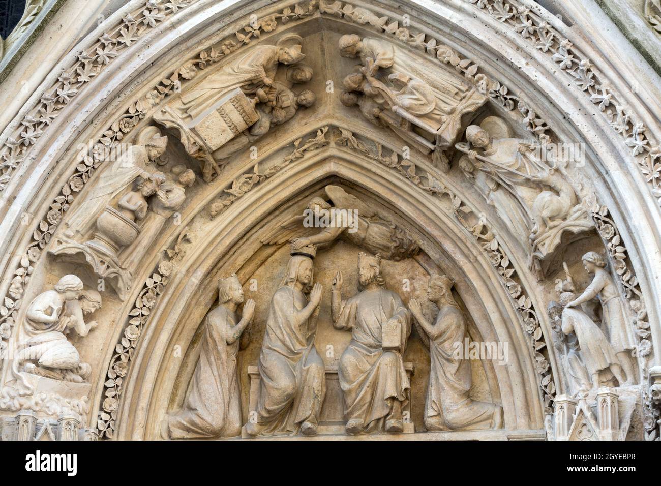 Notre dame paris transept door hi-res stock photography and images - Alamy