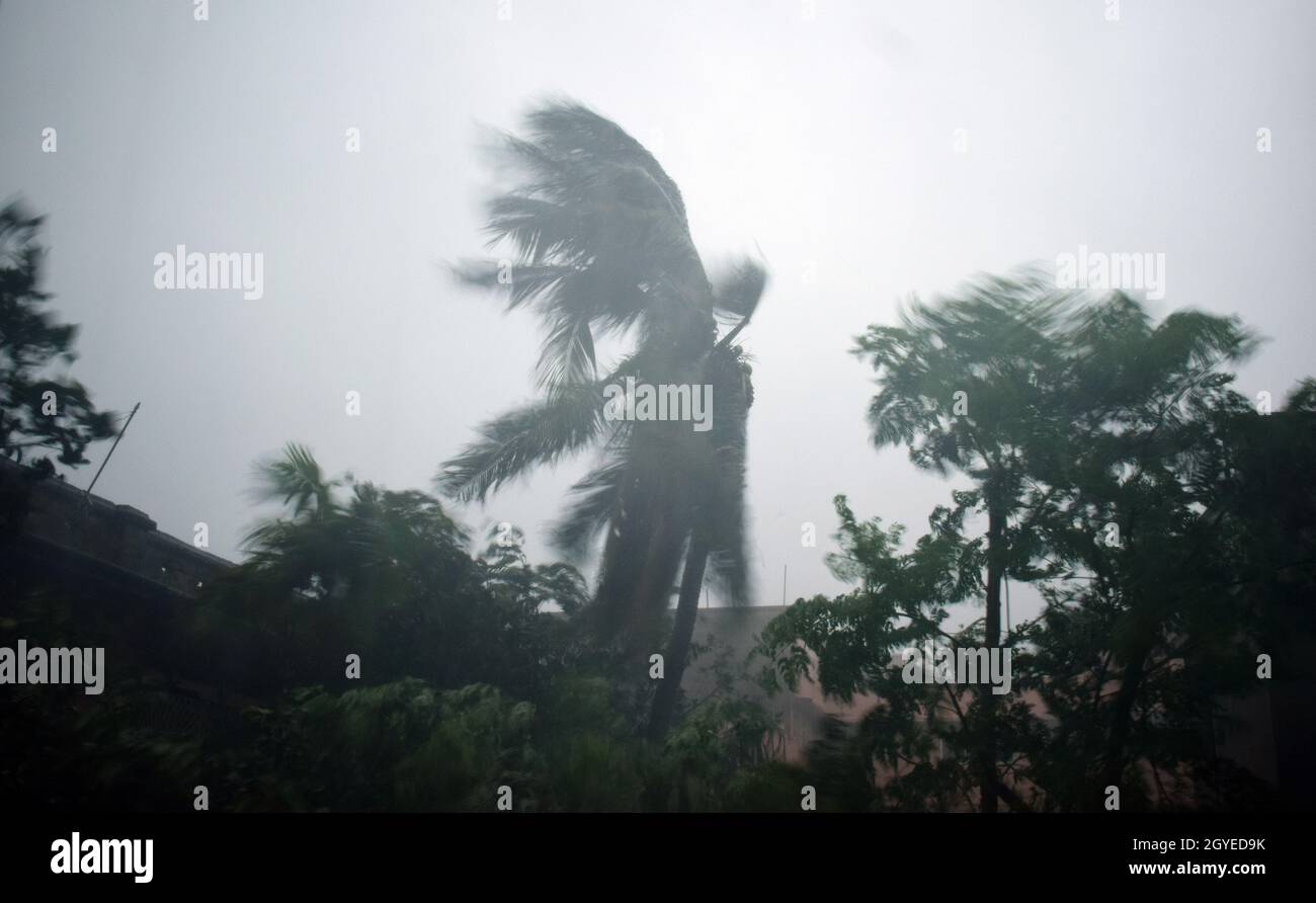 AMPHAN the super cyclone. Cyclonic strom with wind speed 130kmph ...