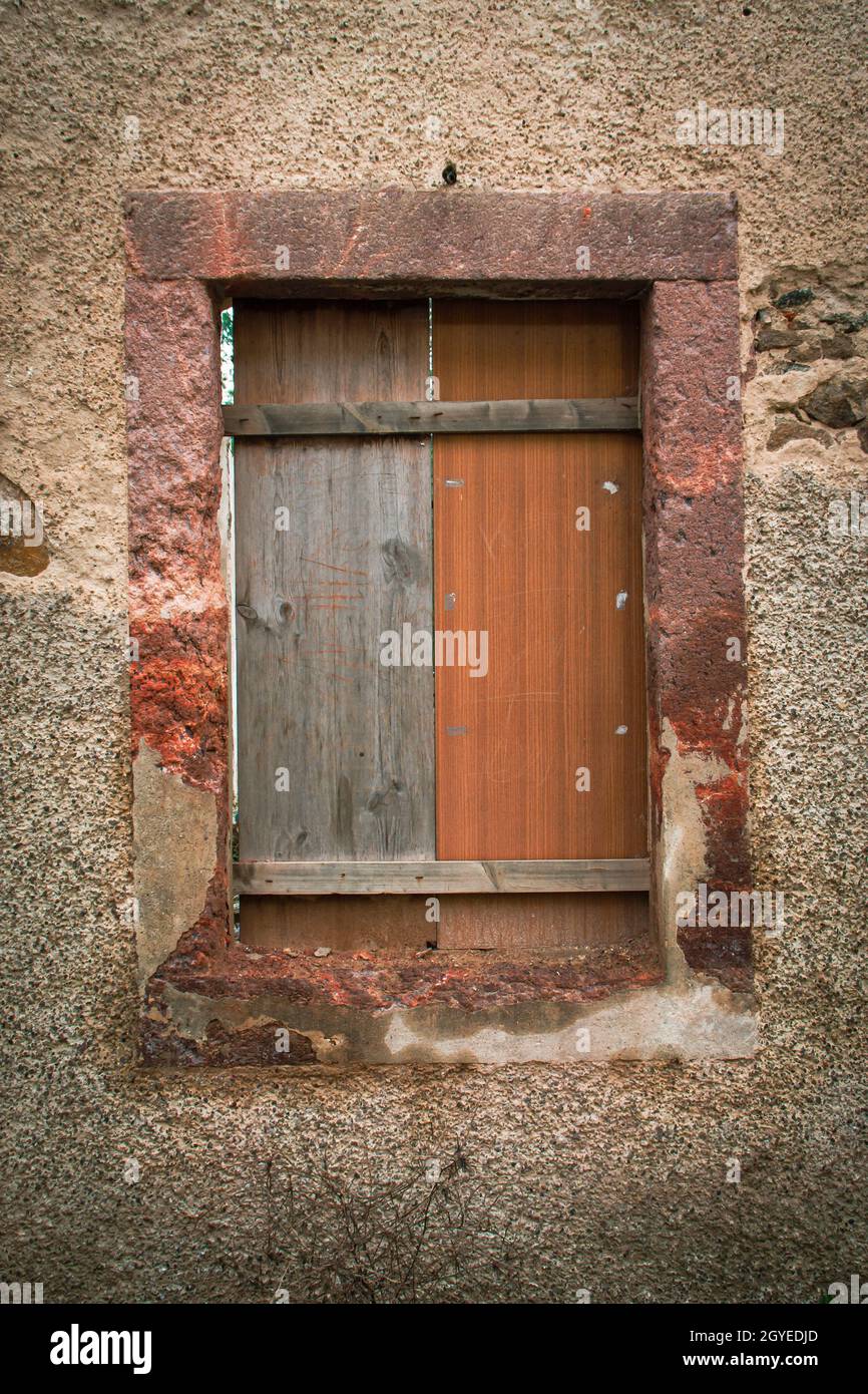 Sandstone window hi-res stock photography and images - Alamy
