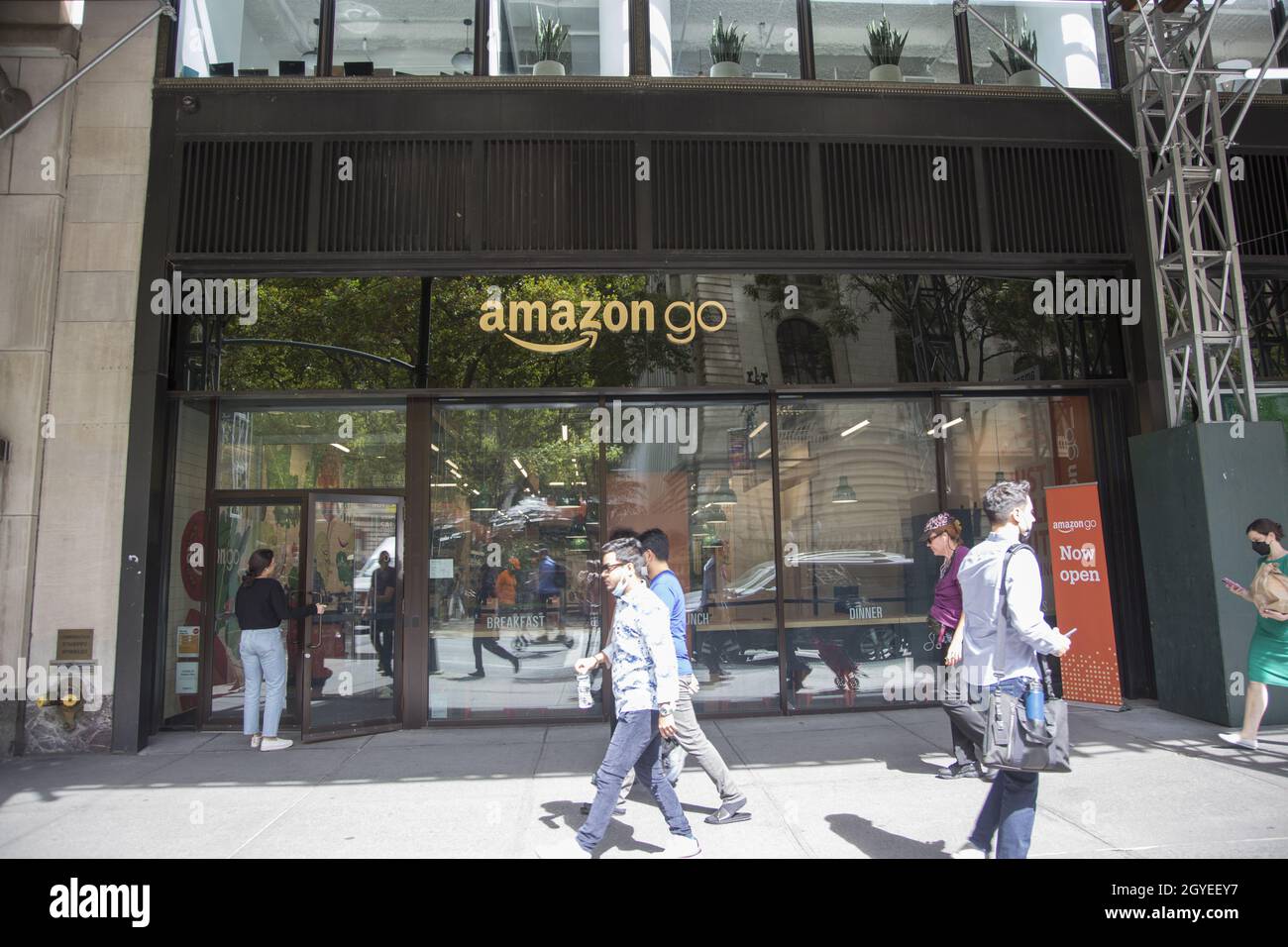 Amazon Go, Amazon's answer to the convenience store with a checkout ...