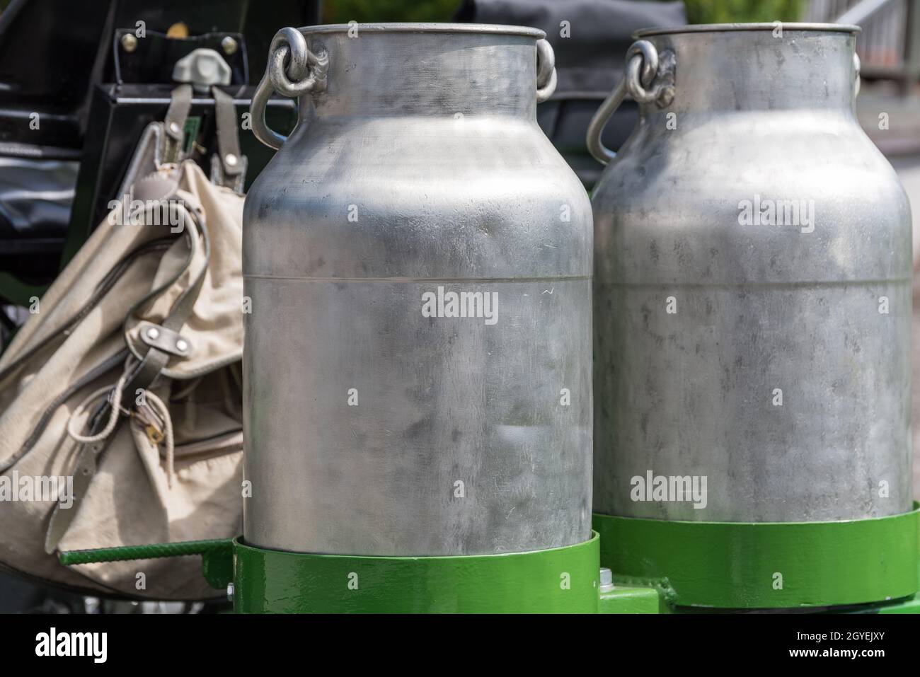 Farmers milk can hi-res stock photography and images - Alamy