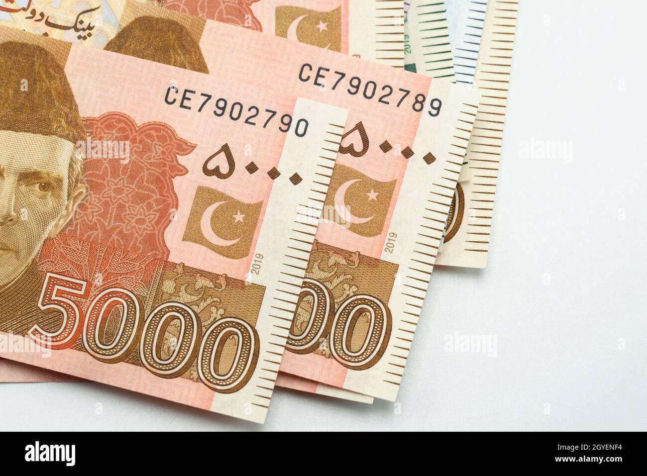 5000 pakistani notes hi-res stock photography and images - Alamy