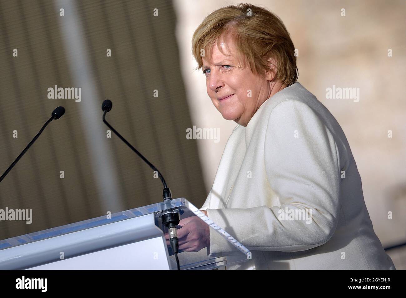 Angela papa hi-res stock photography and images - Alamy