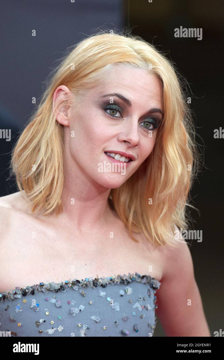 London, UK. Oct 7th 2021: Kristen Stewart attending the Spencer Premiere as part of the 65th BFI ...