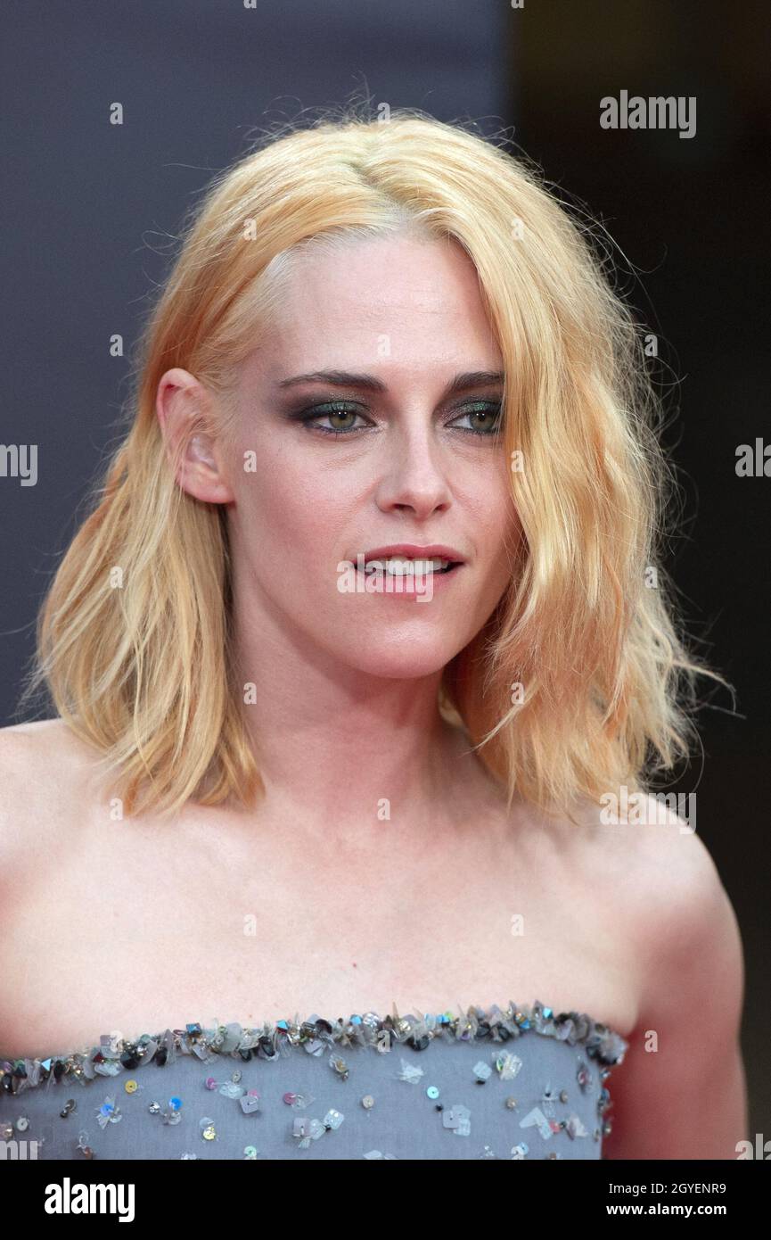 London, UK. Oct 7th 2021: Kristen Stewart attending the Spencer Premiere as part of the 65th BFI ...