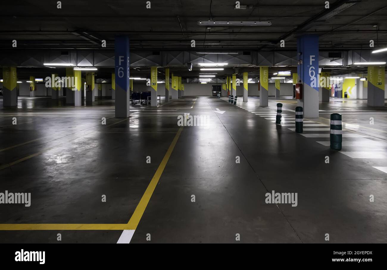 Interior detail of a car park, underground construction Stock Photo - Alamy