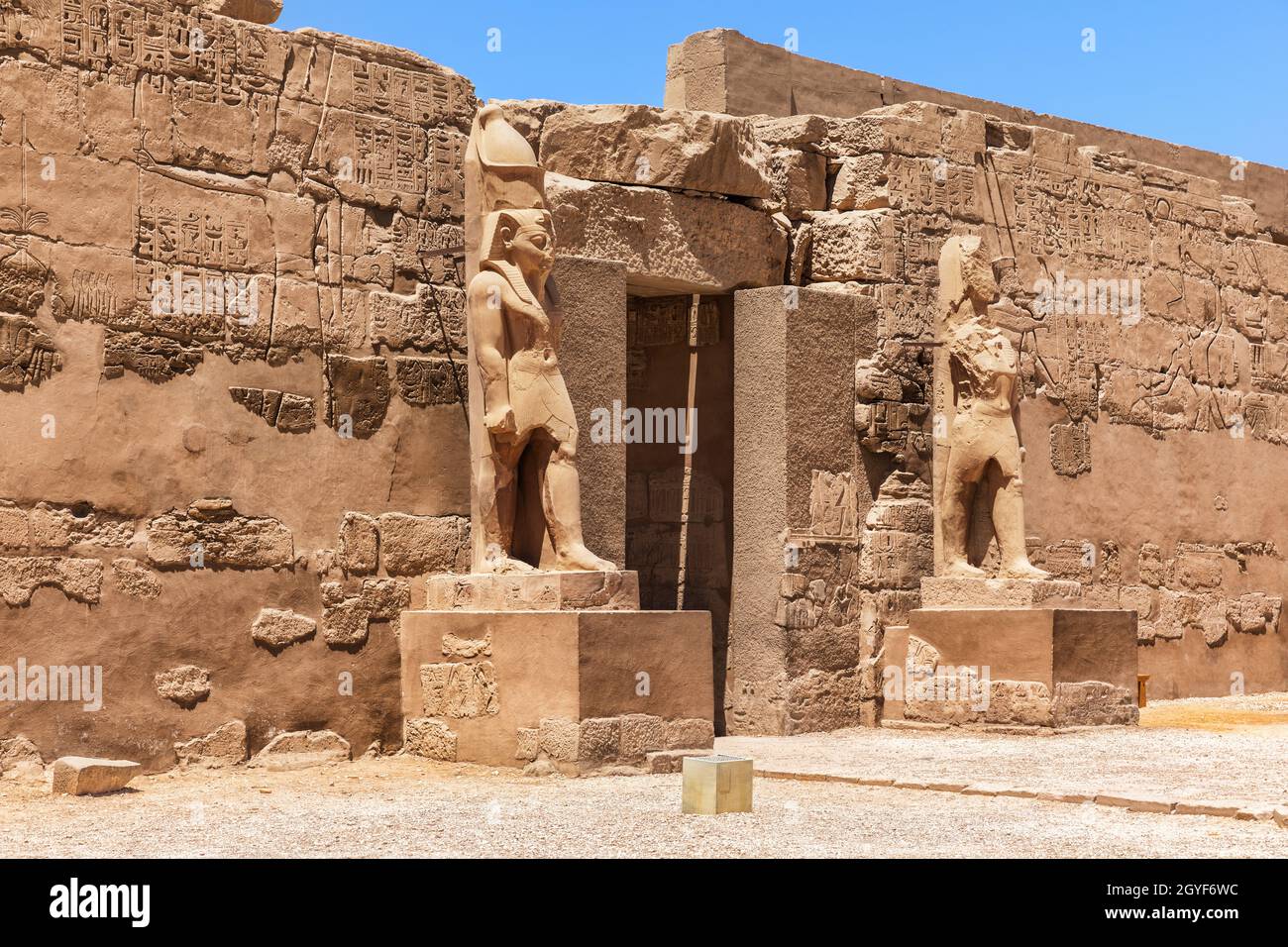 Second pylon of the Karnak temple of Luxor, Egypt Stock Photo - Alamy
