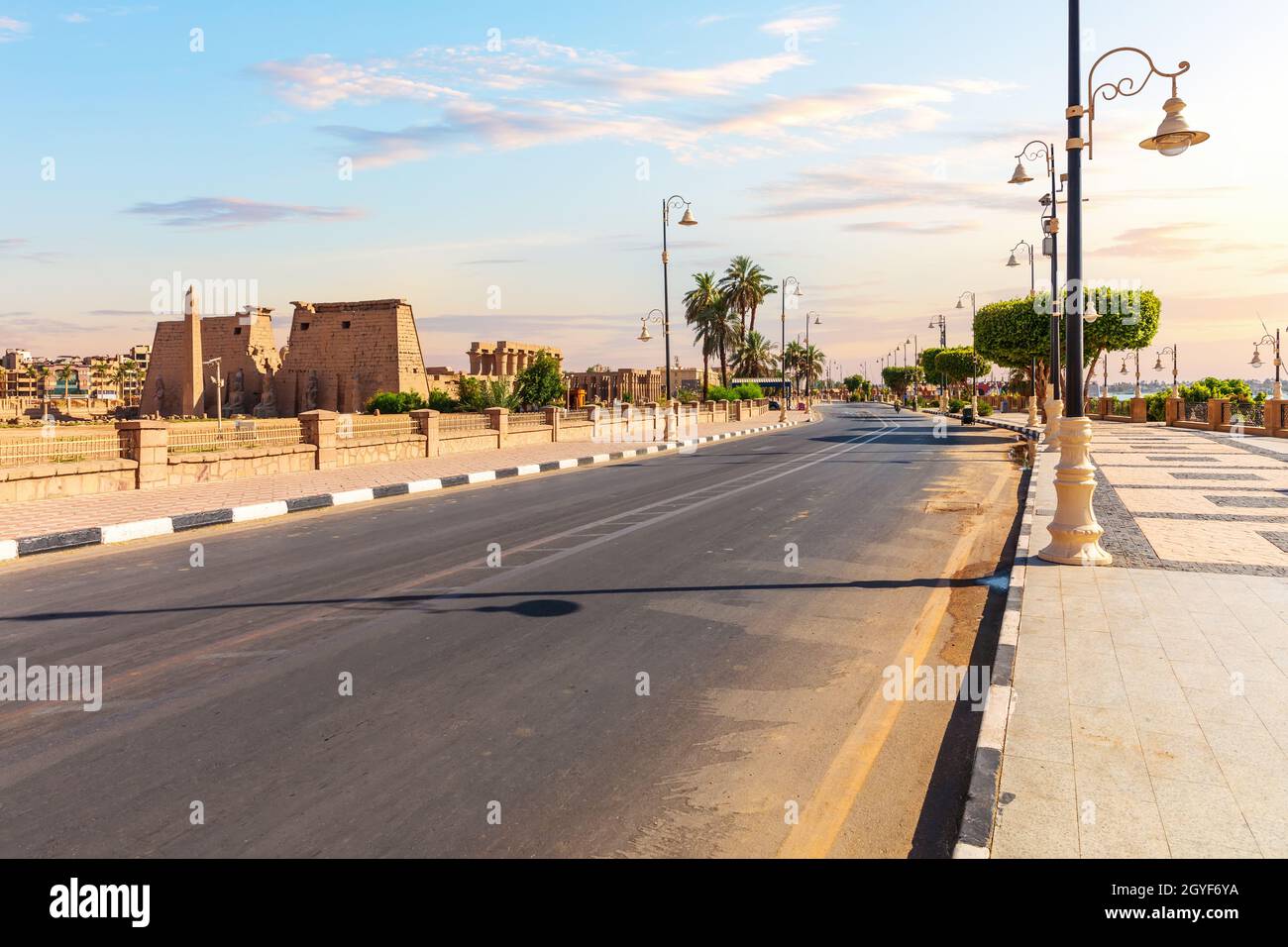 Luxor egypt street scene hi-res stock photography and images - Alamy