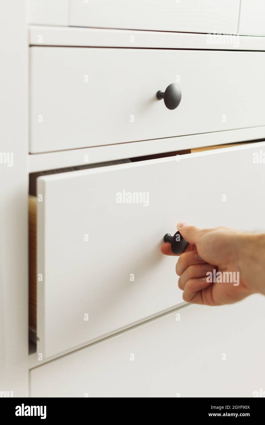 Hand pull hi-res stock photography and images - Alamy