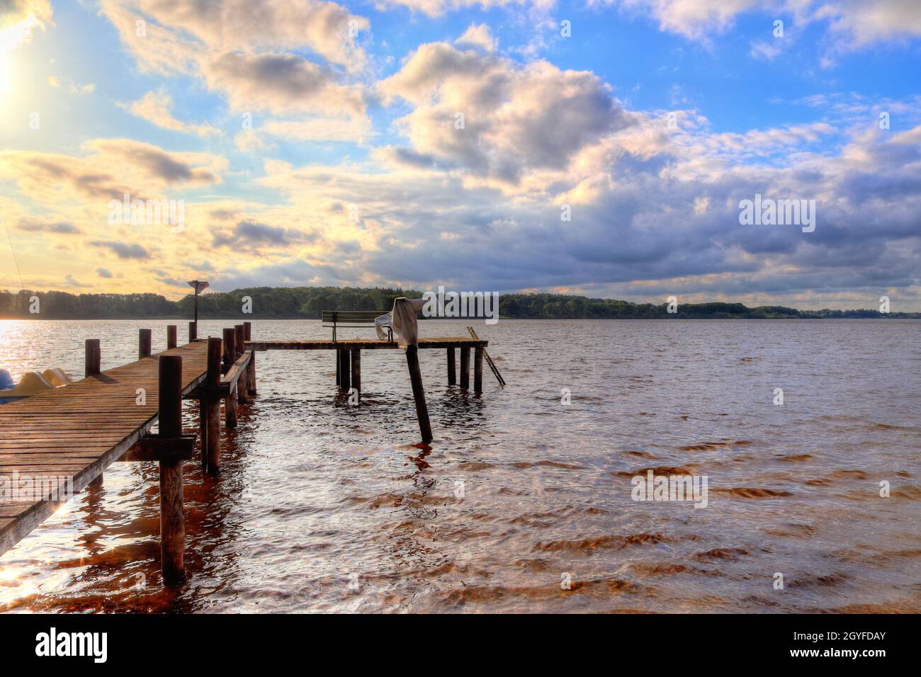 Beautiful landscape at a lake with a reflective water surface Stock ...