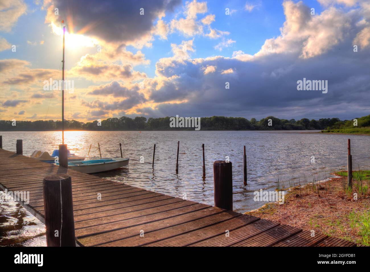 Beautiful landscape at a lake with a reflective water surface Stock ...