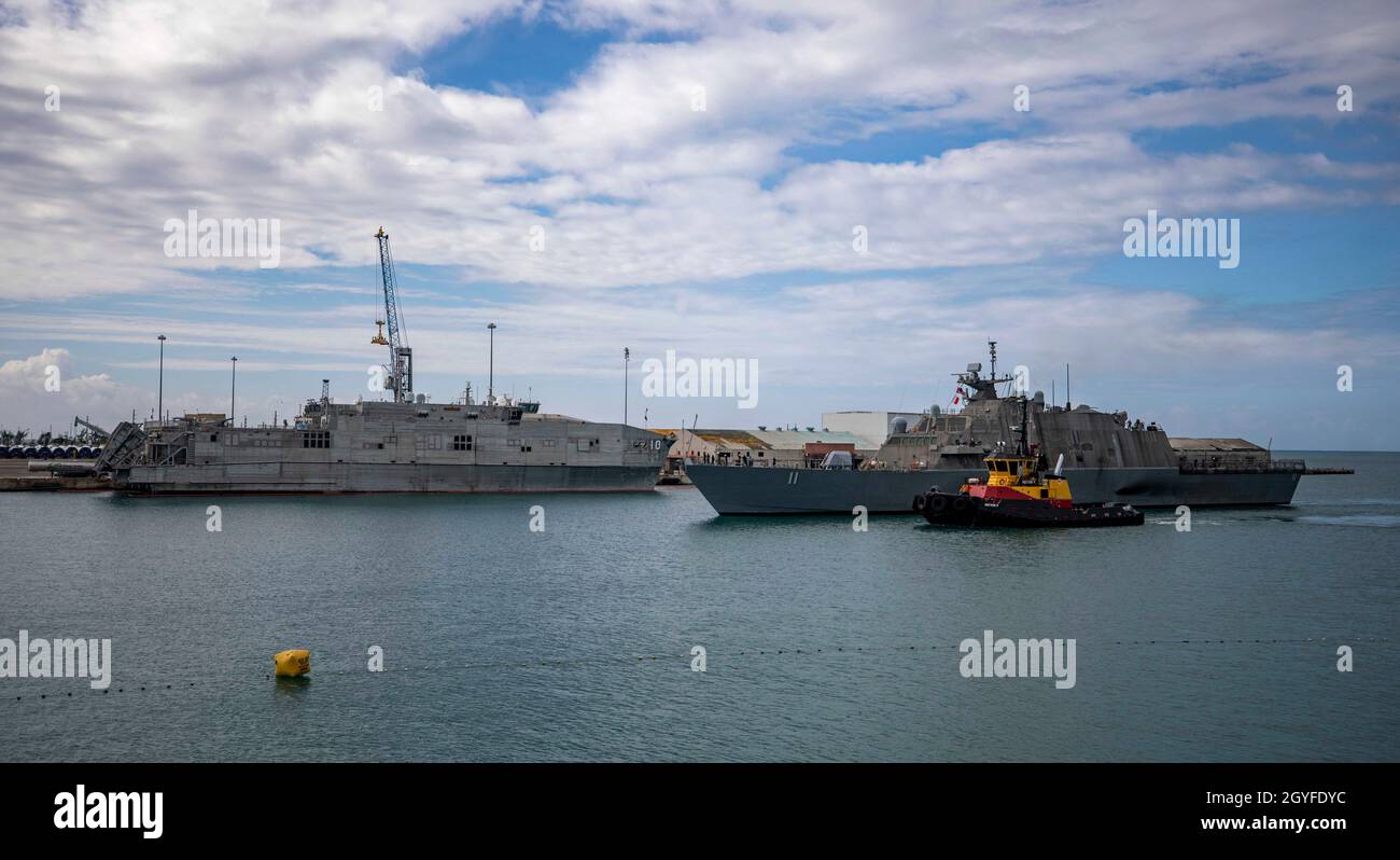 Uss ponce hi-res stock photography and images - Alamy