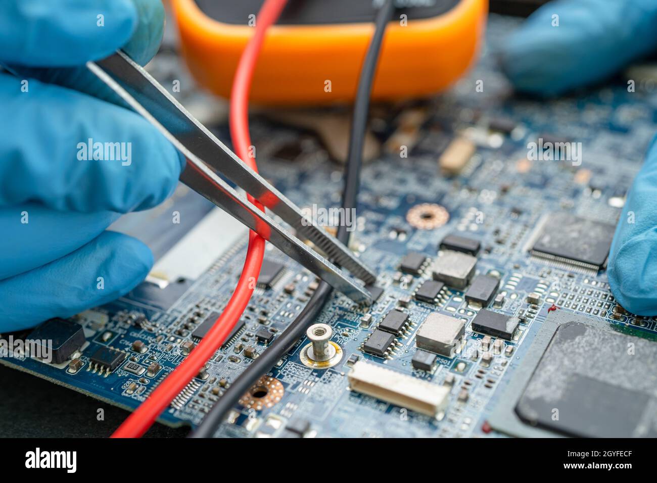 Hard soldering hi-res stock photography and images - Alamy