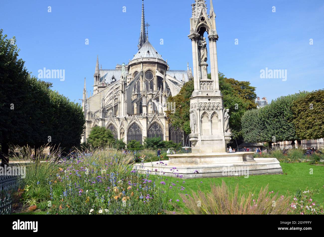 Paris - Fountain of Virgin in Square Jean XXIII and east side of ...