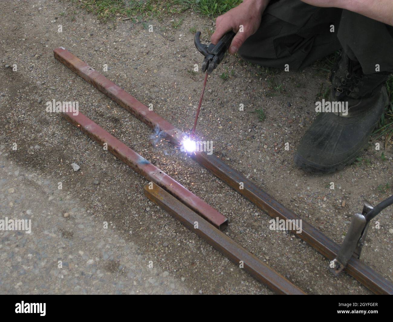 Welding of steel square pipe electric welding. The use of electric ...
