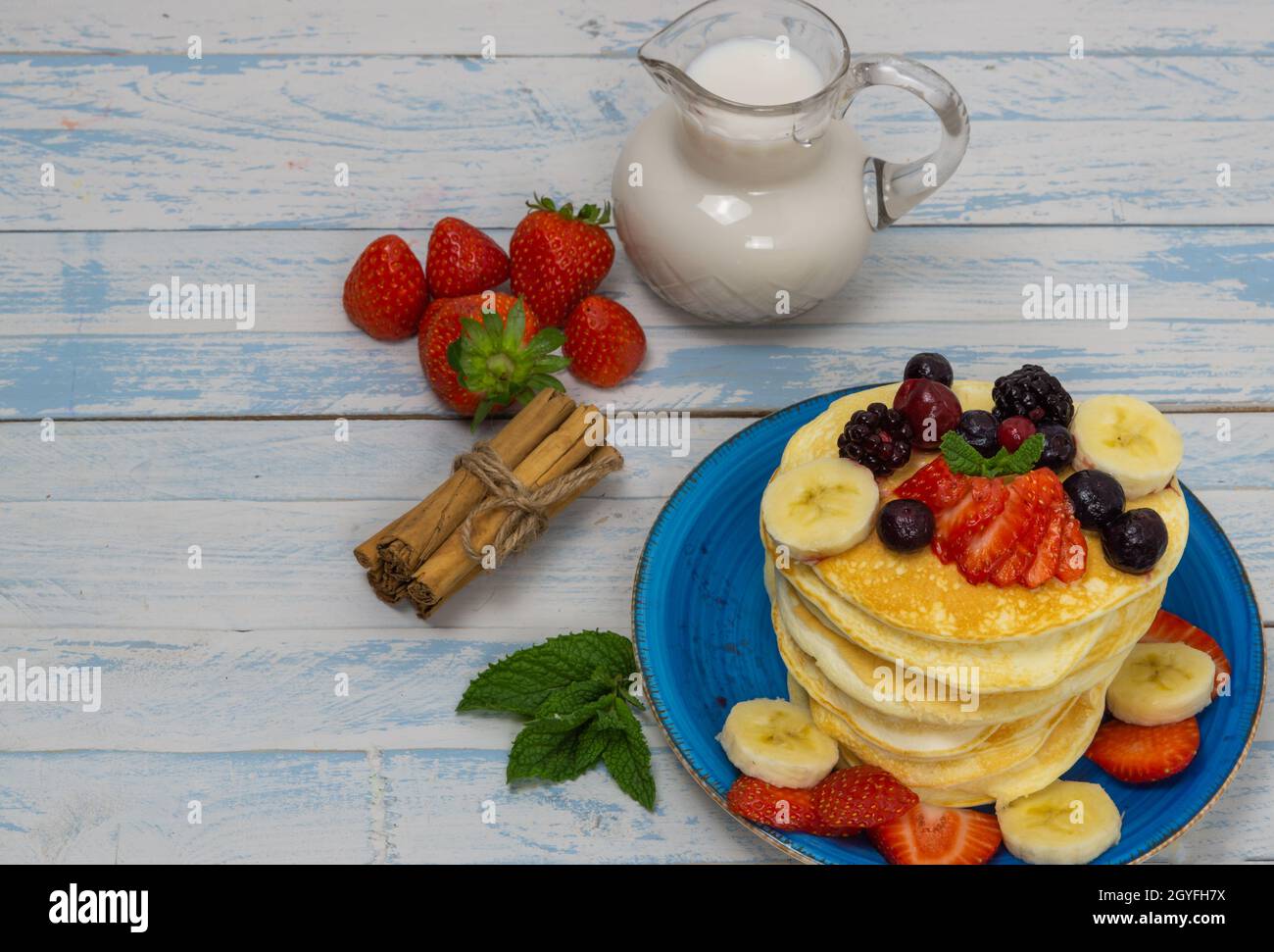 Berry syrup pan cake hi-res stock photography and images - Alamy