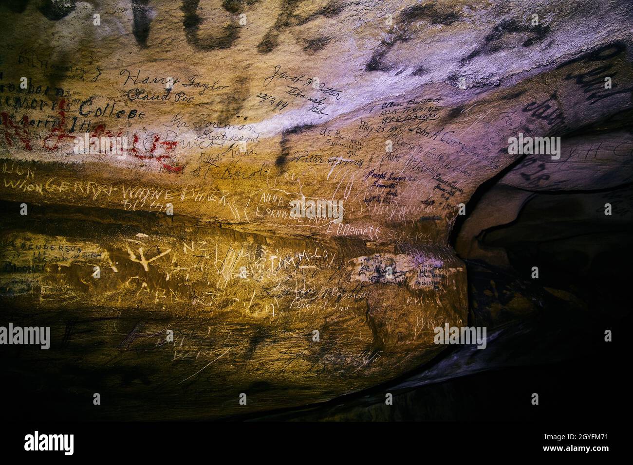 Structure cave wall texture hi-res stock photography and images - Alamy