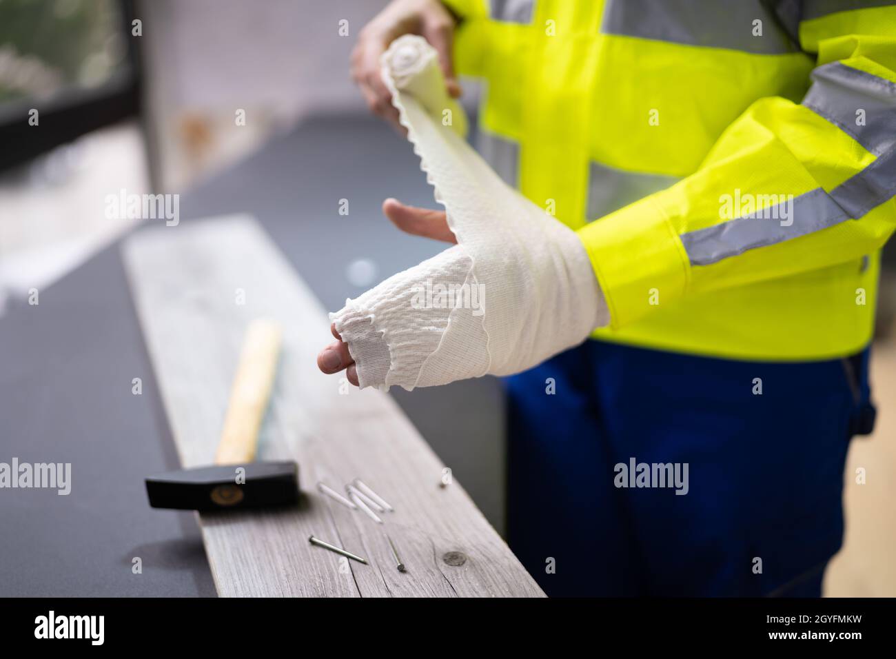 Diy accident hi-res stock photography and images - Alamy