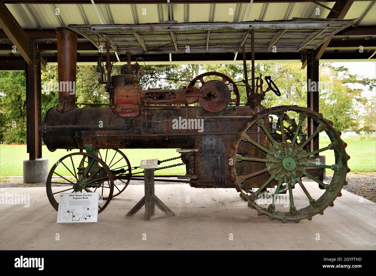 1910 peerless steam traction engine hi-res stock photography and images ...