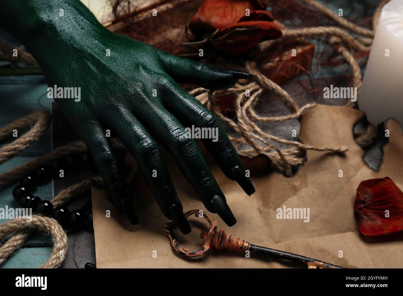 Witch ingredients hi-res stock photography and images - Alamy