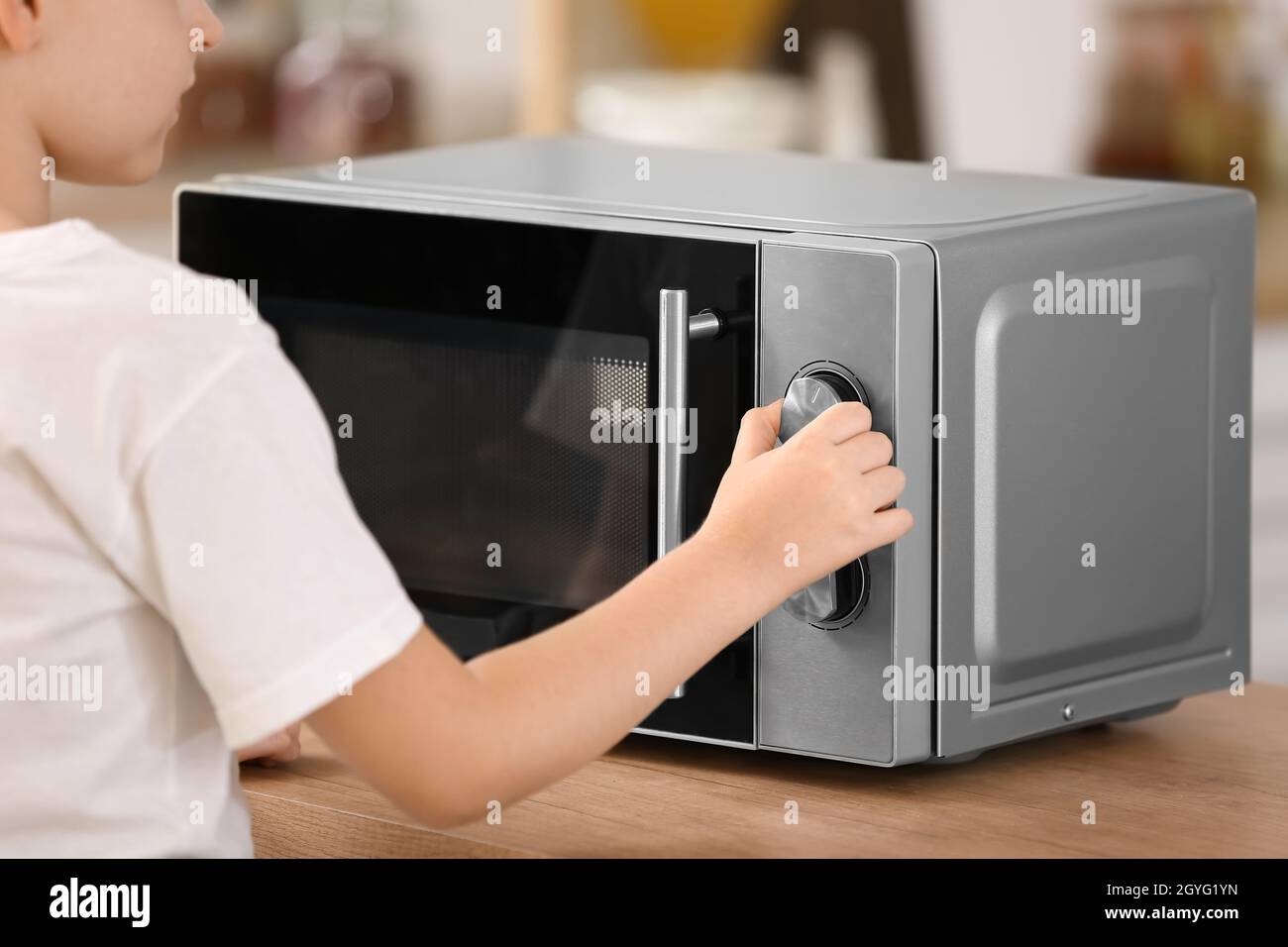 Child microwave meal hi-res stock photography and images - Alamy